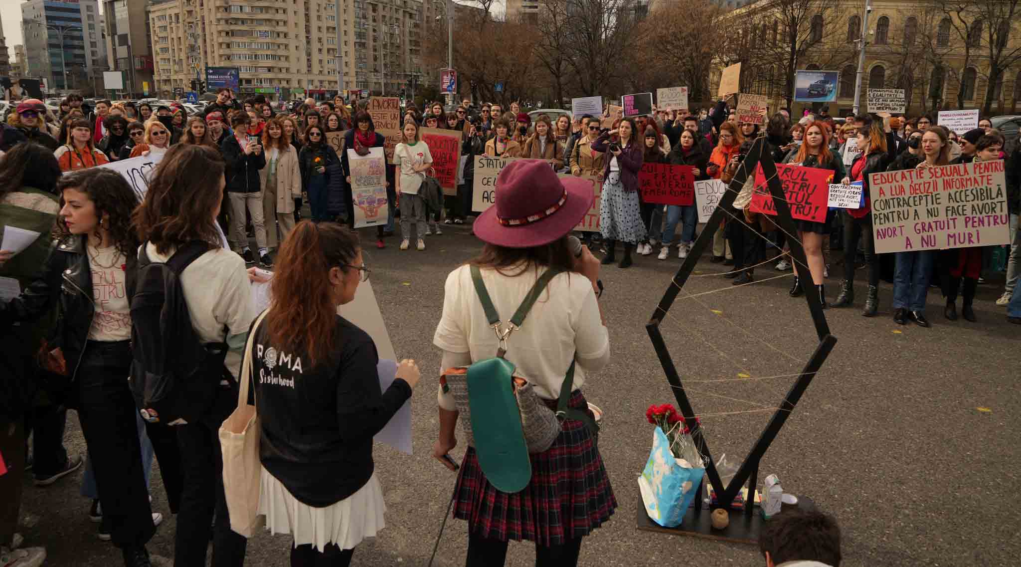 Romania: March 8 protests- “Our womb is not for your profit” - Ξεκίνημα